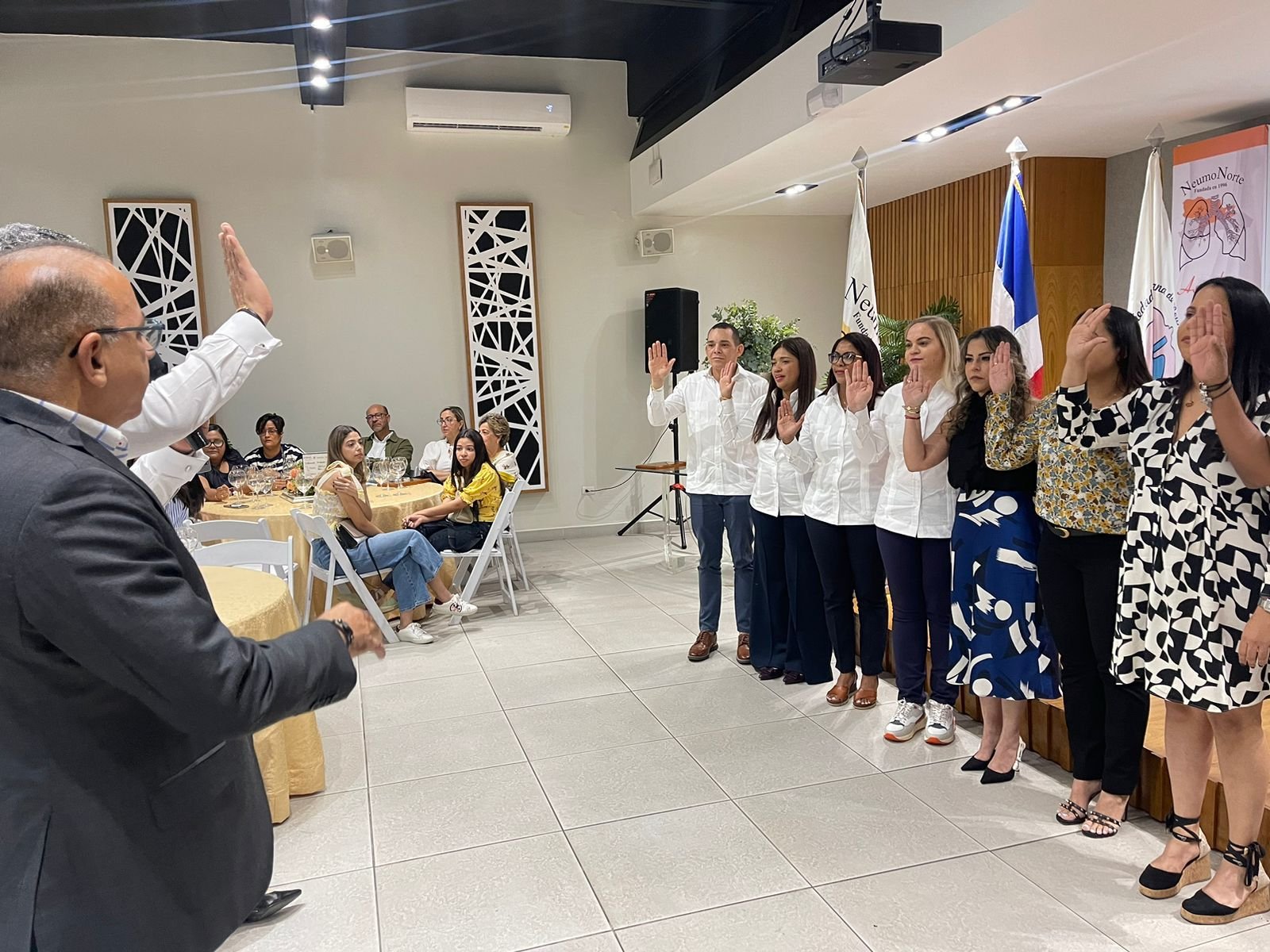 Doctora Jenny Then es juramentada como presidenta de NEUMONORTE - HT ...